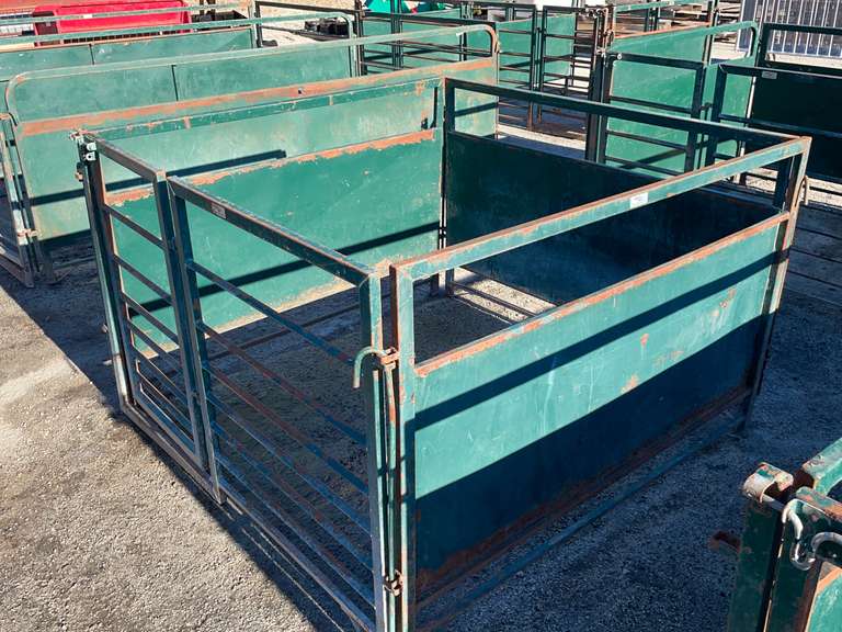 Small Animal Portable Show Pens - 777 Auction Company