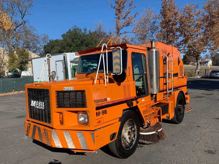 Mobile Sweeper - Diesel, runs & operates - 777 Auction Company