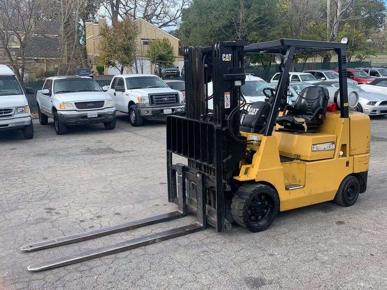 Cat 8000lb Forklift - 777 Auction Company