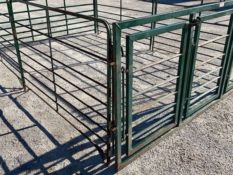 Small Animal Show Corral - 777 Auction Company