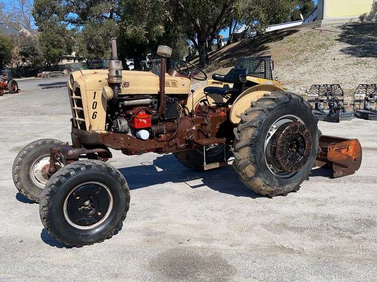 Ford 901 Powermaster Diesel Tractor w/ Roll Over Scraper - 777 Auction ...