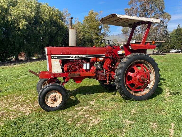 International 686 Diesel Tractor - 777 Auction Company