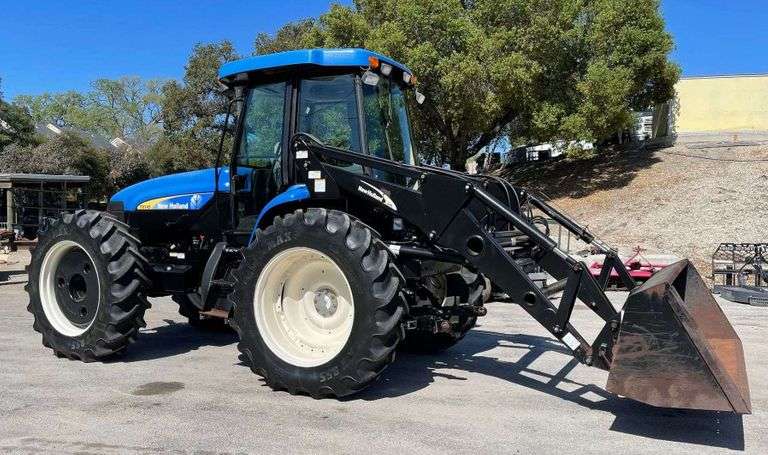 New Holland TV145 Reversible Tractor 145hp 4x4 - 777 Auction Company