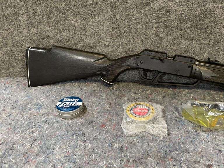 Daisy Powerline Model 880 Air Rifle - 777 Auction Company