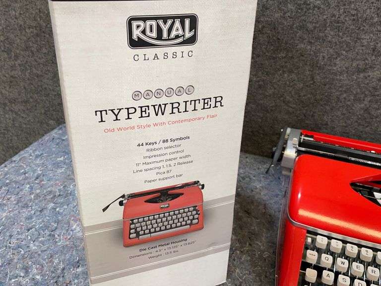 Royal Classic Manual Typewriter - 777 Auction Company