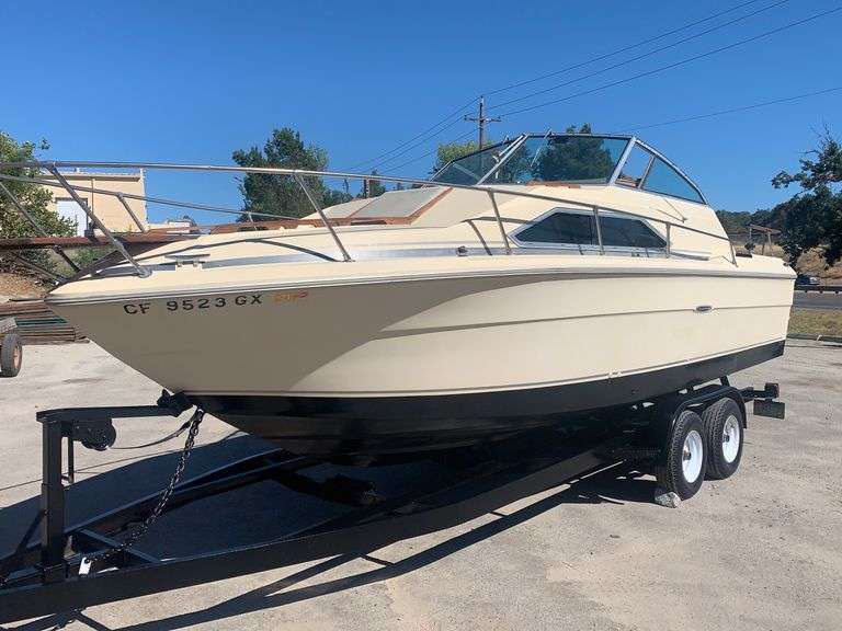 26ft Sea Ray Cabin Cruiser Boat - 777 Auction Company