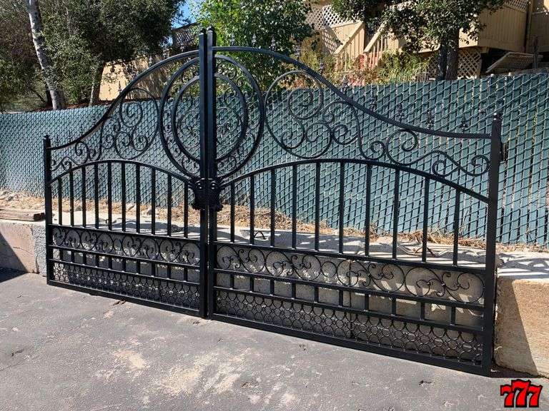 Wrought Iron Decorative Bi-Parting Gate 14ft - 777 Auction Company
