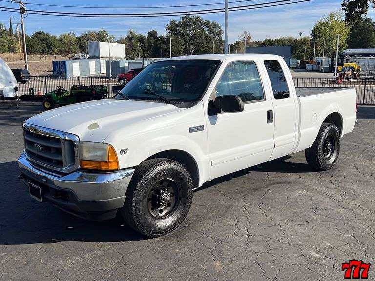 2001 Ford F-250 Extended Cab 2wd with 281k miles - 777 Auction Company