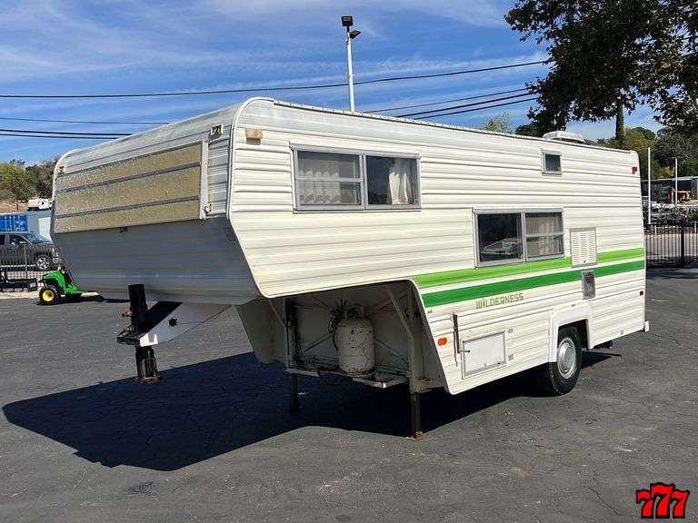 19ft Wilderness Camper Trailer - 777 Auction Company