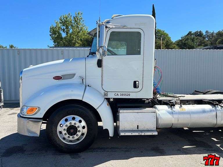 2008 Peterbilt 384 - 777 Auction Company