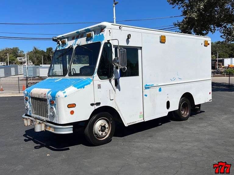 2006 Freightliner Step Van - 777 Auction Company