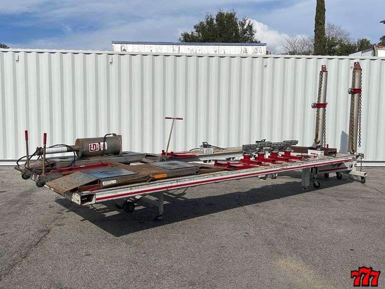 Chief G18 Frame Repair Machine - 777 Auction Company