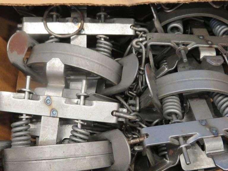 NOS case of 12 Oneida Victor coil spring 1-1/2 traps for muskrat ...
