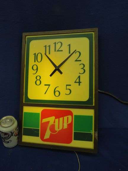 Mid-century 7-Up lighted sign - AAA Auction and Realty