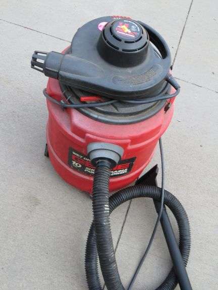 Genie wet/dry 10-ga.l vac - AAA Auction and Realty