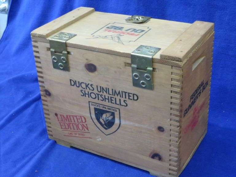Vintage like-new 1982 Federal Cartridge Limited Edition wooden DU ammo ...
