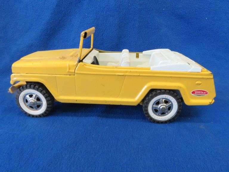 Tonka Jeepster metal truck - AAA Auction and Realty