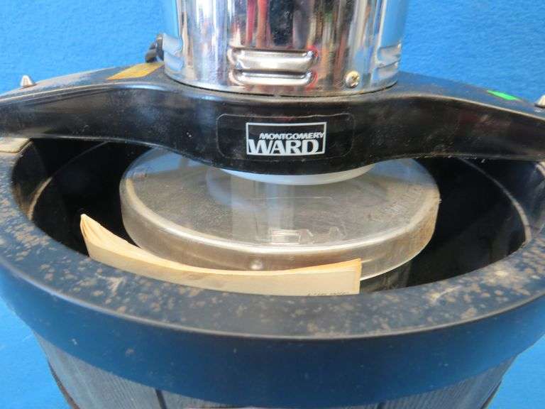 Montgomery Ward electric ice cream maker - AAA Auction and Realty