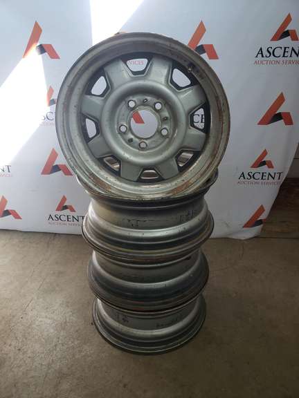 Set of 4: '86 Bronco II Wheels - Ascent Auction