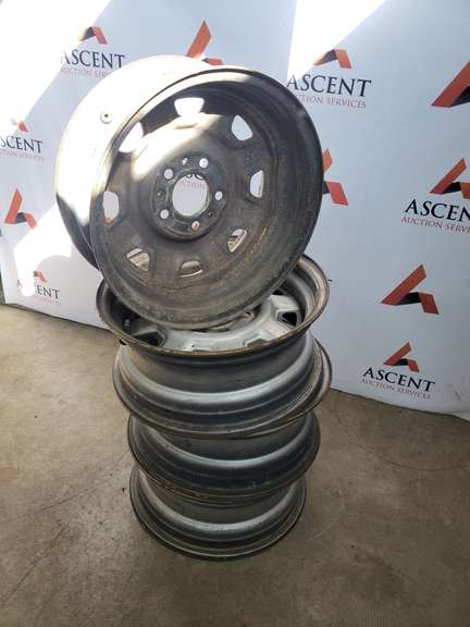 Set of 4: '86 Bronco II Wheels - Ascent Auction