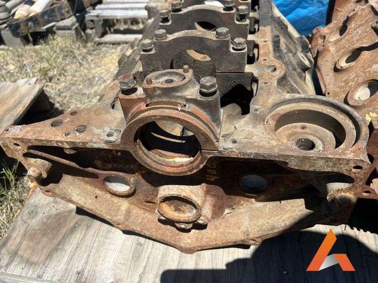 (2) Chevy Small Block, 400 cubic inch, 4 bolt mains, empty blocks - Ascent Auction