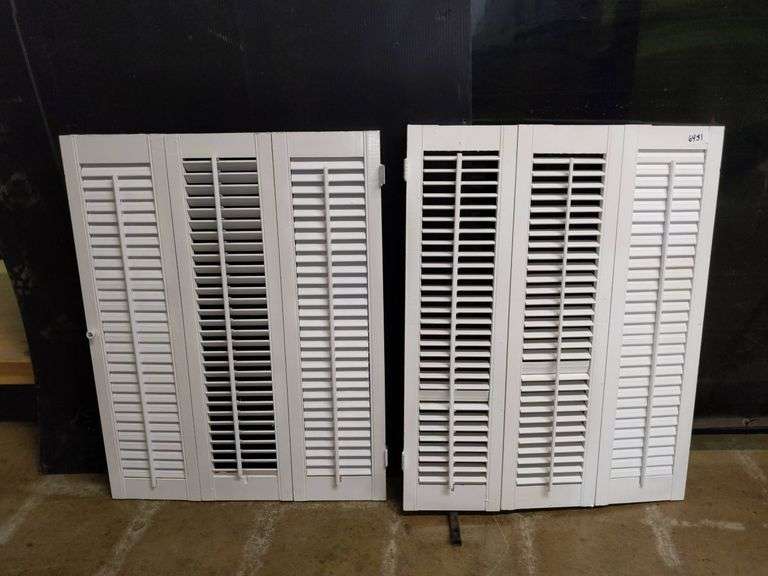 2–20 7” x 35” wood louvered window panels - Lil Dusty Online Auctions ...