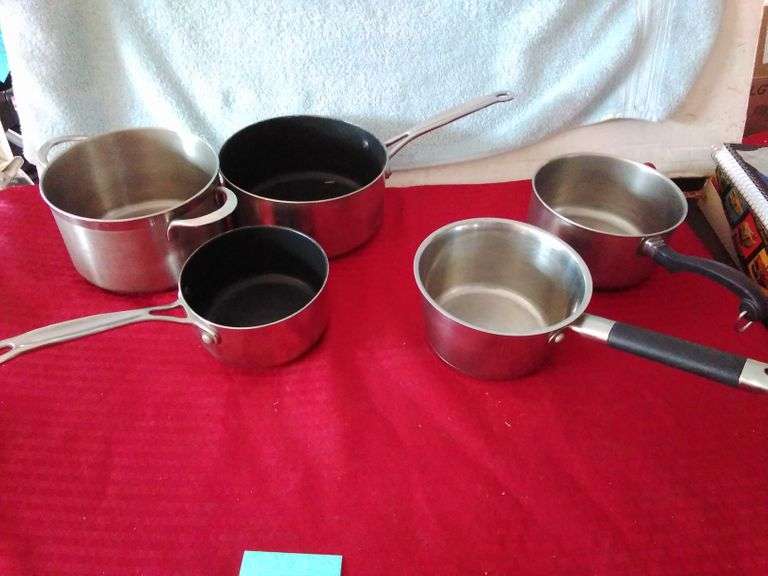 5 pans- 3 are a set - Lil Dusty Online Auctions - All Estate Services, LLC