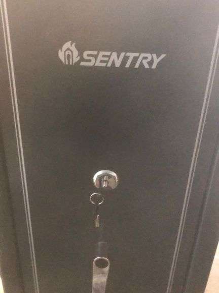 Sentry model R2210 Gun Safe - Lil Dusty Online Auctions - All Estate ...