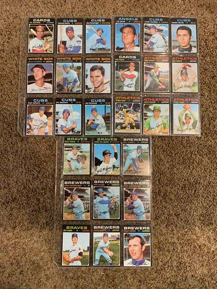 Lot of Vintage 1971 Topps Baseball cards. All in excellent condition-only one card has a crease ...