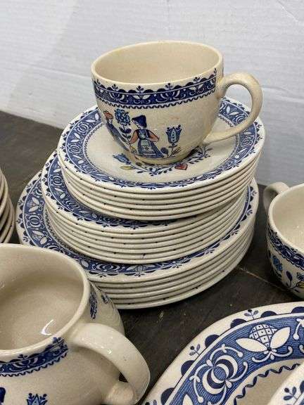 Johnson Bros ironstone dinnerware set “hearts & flowers”. 4e - Lil ...