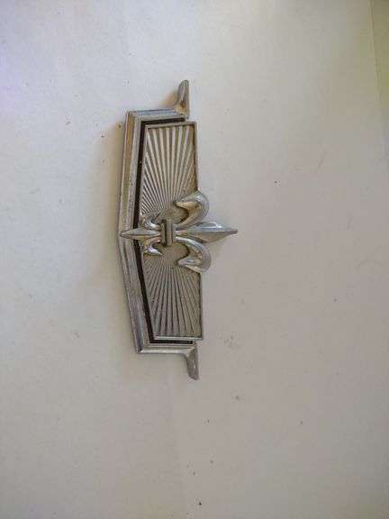 1976 Chevy Caprice front header emblem 4" long - Lil Dusty Online ...
