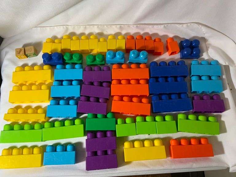 Mega Blocks Building Blocks, 131 pieces Assortment Sizes and Colors ...