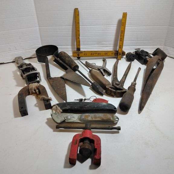 Lot of old tools - clippers, soldering iron, nippers, reamer, magnet ...