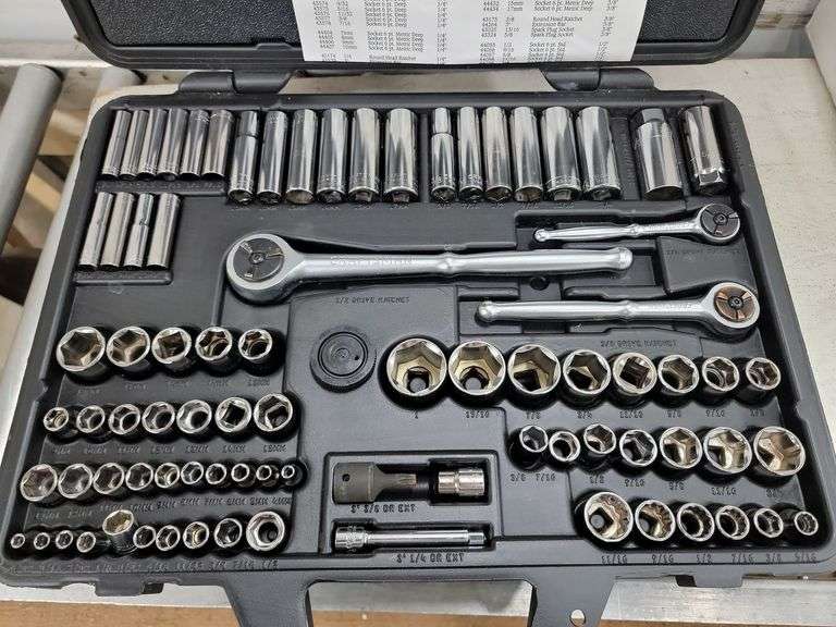 Craftsman Socket Set in Hard Case. 4A - Lil Dusty Online Auctions - All ...