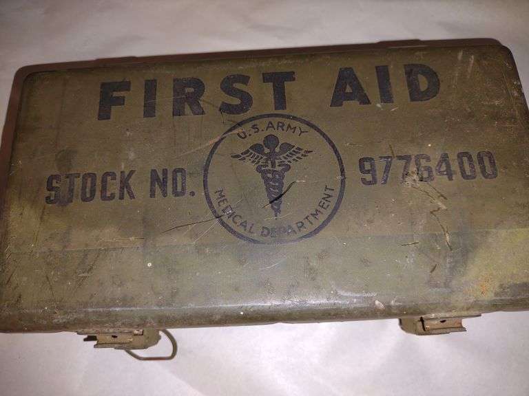 Vintage US Army first aid kit - Lil Dusty Online Auctions - All Estate ...