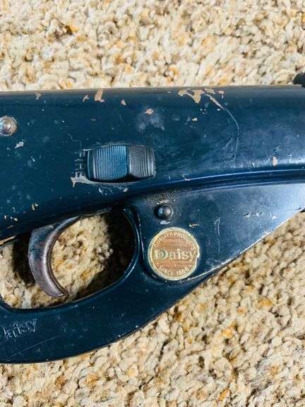 Vintage Daisy BB gun model 1105 - Lil Dusty Online Auctions - All ...