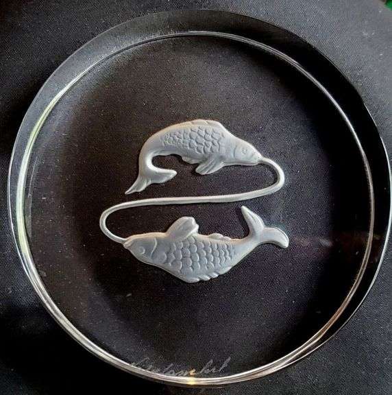 Pisces Gold Koi Fish Sign Zodiac Glass Round Paperweight Frosted Etched ...