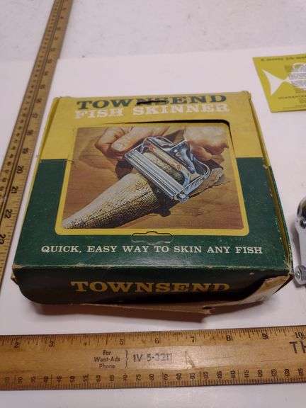 Vintage Townsend fish skinner with box - Lil Dusty Online Auctions ...