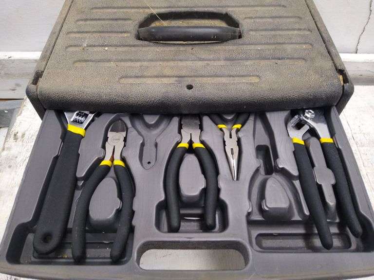 Plastic tool cabinet 4 drawers with some tools.6d - Lil Dusty Online ...