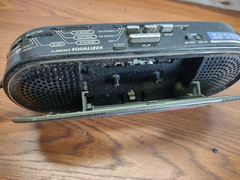 Quasar stereo radio cassette player - Lil Dusty Online Auctions - All ...