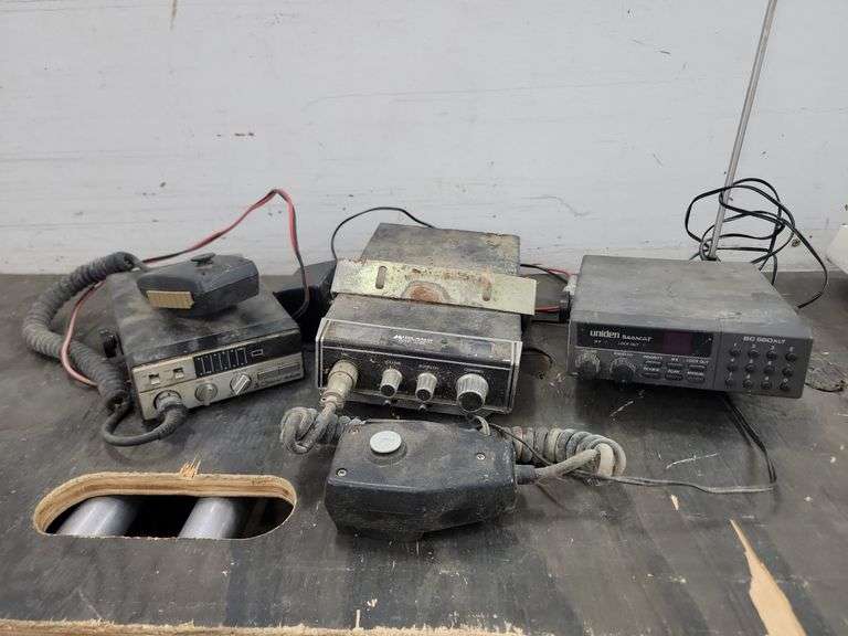 Vintage CB Radios. 2D - Lil Dusty Online Auctions - All Estate Services ...