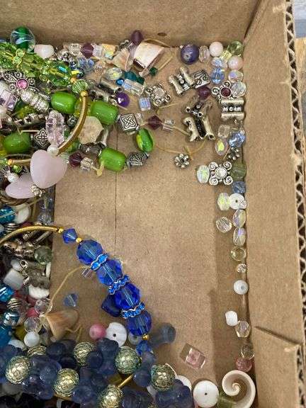 Large lot of bead bracelets and loose beads. 2c - Lil Dusty Online ...