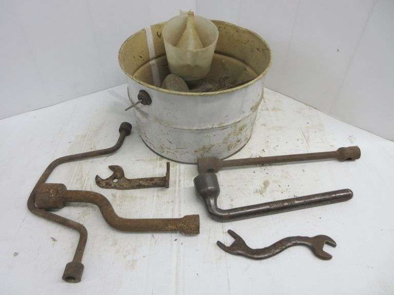 Cast Iron Tools - Albrecht Auction Service