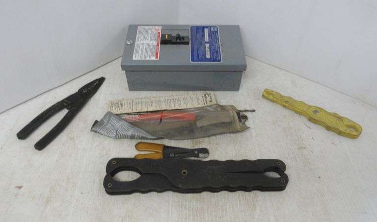 Fuse Box, (2) Fuse Pullers, and Wire Strippers - Albrecht Auction Service