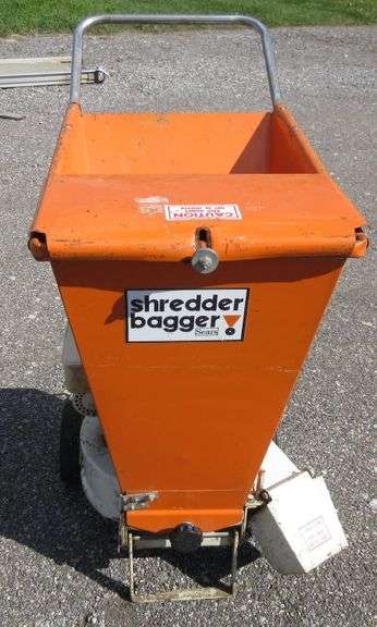 Sears Craftsman 6 HP Shredder Bagger - Albrecht Auction Service