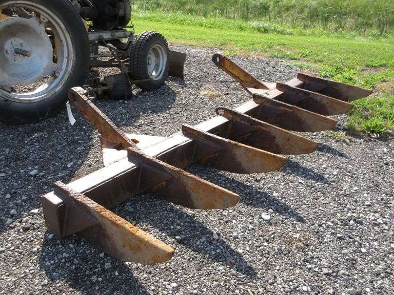Root Rake for John Deere 450 Dozer - Albrecht Auction Service