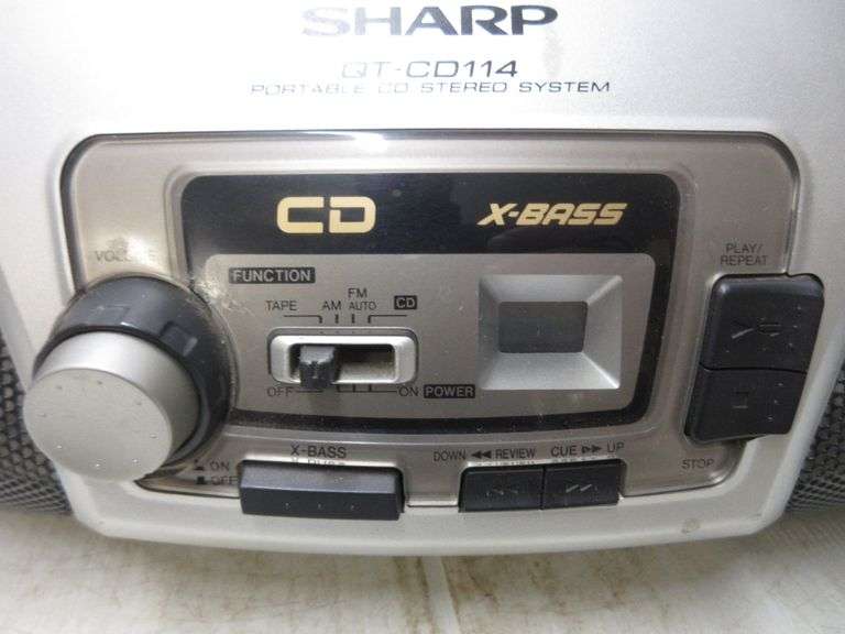 Sharp Portable CD Stereo System - Albrecht Auction Service