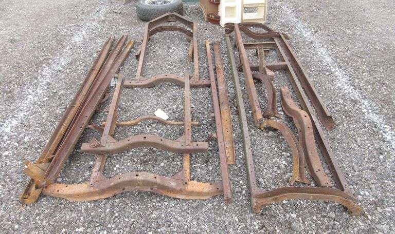 Model T Ford Frame Rails, and Cross Members - Albrecht Auction Service