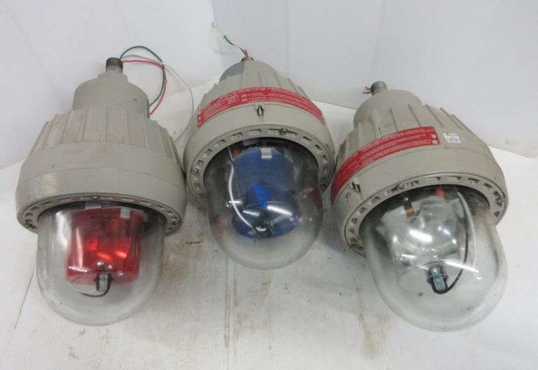 (3) Federal 120 Vac Explosion Proof Light Fixtures, Rotating Beam ...