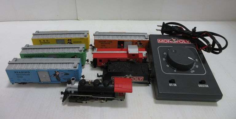 Bachmann Monopoly Collectors Edition (6) Cars and Conductor Train Set ...